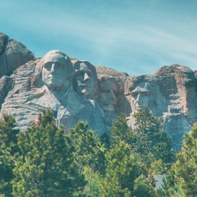 Government Contracts: 4 Things to Know When Considering One